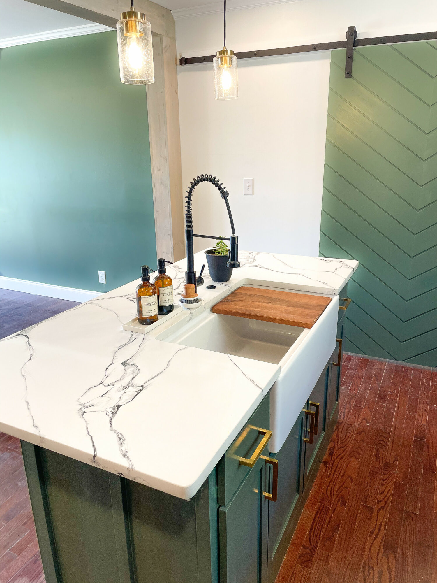 Hidden Gems: Meet Junior Hernandez of Radiant Construction - Voyage ...