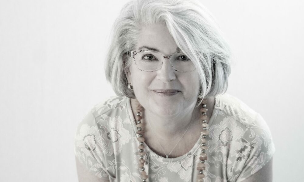 Conversations with Elizabeth Robin - Voyage South Carolina Magazine