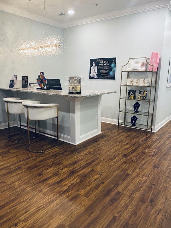 Community Highlights: Meet Cheryl Marceda of Renual Medspa - Voyage ...