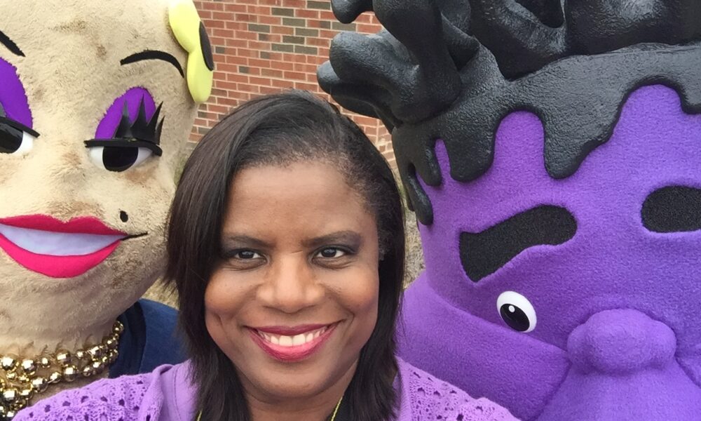 Community Highlights: Meet Karen Alexander-Banks of The Auntie Karen ...